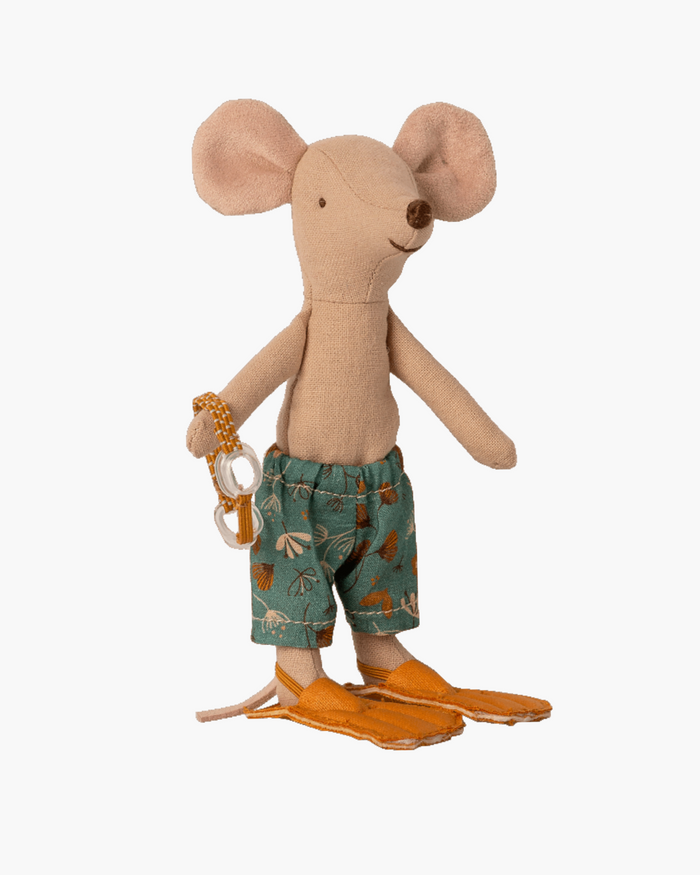 Beach Mice - Little Brother in Cabin de Plage | Amaia London